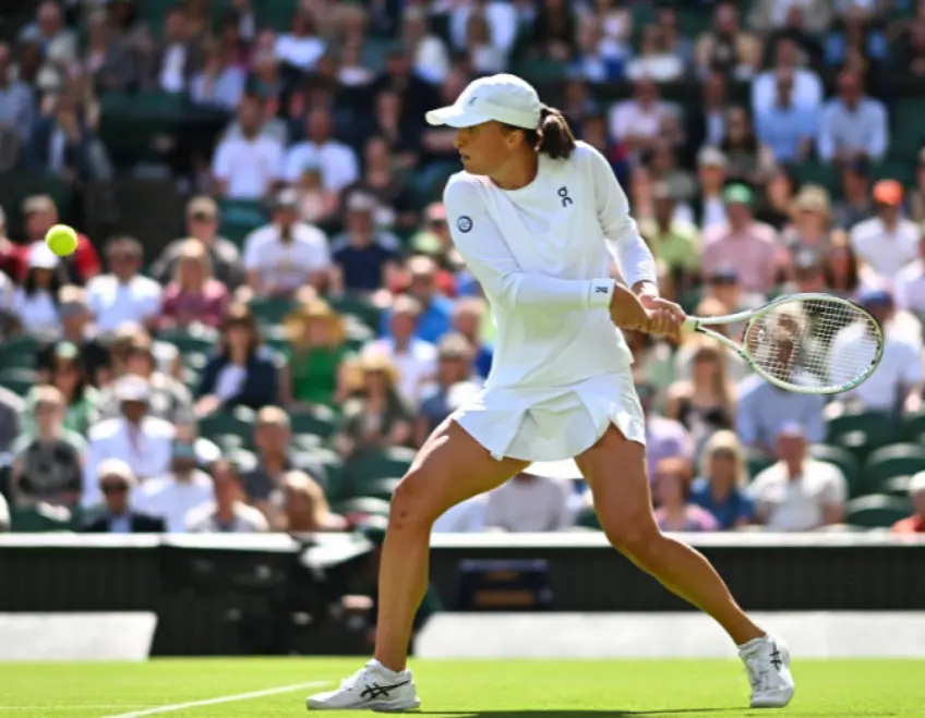 Coco Gauff's ex-coach bluntly reacts to Iga Swiatek possibly skipping Wimbledon