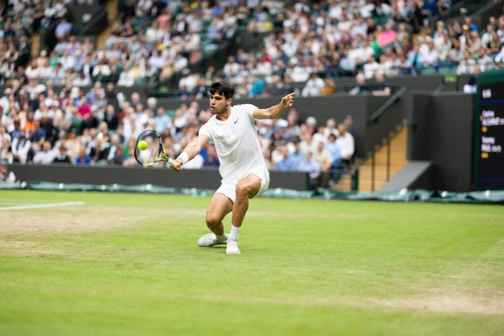 Carlos Alcaraz Edges Fabio Fognini in Thrilling 7-5 First Set at Wimbledon 2025