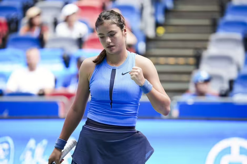 Emma Raducanu’s Unseen Anchors: The Family Fueling Her Tennis Odyssey ...
